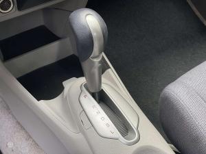 Grey Honda Insight 2010 in Vilnius, with an engine capacity of 1.34 L and mileage of 253 thousand km for 2200 €, photo 22 on AUTOMOTO.COM.LV
