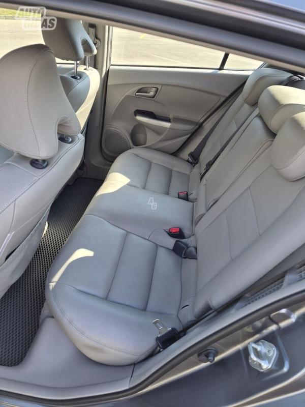 Grey Honda Insight 2011 in Klaipeda, with an engine capacity of 1.30 L and mileage of 220 thousand km for 5200 €, photo 9 on AUTOMOTO.COM.LV