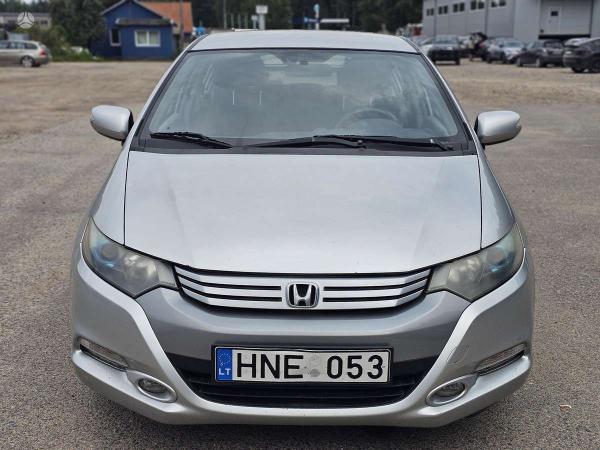 Grey Honda Insight 2011 in Vilnius, with an engine capacity of 1.34 L and mileage of 141 thousand km for 3850 €, photo 2 on AUTOMOTO.COM.LV