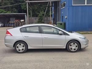Pelēks Honda Insight 2011 Viļņa, ar dzinēja tilpumu 1.34 L un nobraukumu 141 tūkst. km par 3850 €, foto 5 vietnē AUTOMOTO.COM.LV