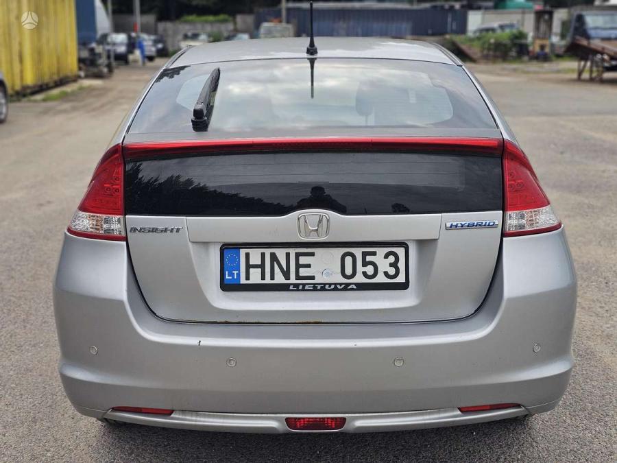 Pelēks Honda Insight 2011 Viļņa, ar dzinēja tilpumu 1.34 L un nobraukumu 141 tūkst. km par 3850 €, foto 7 vietnē AUTOMOTO.COM.LV