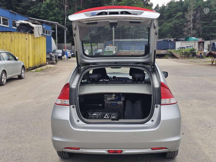 Pelēks Honda Insight 2011 Viļņa, ar dzinēja tilpumu 1.34 L un nobraukumu 141 tūkst. km par 3850 €, foto 14 vietnē AUTOMOTO.COM.LV