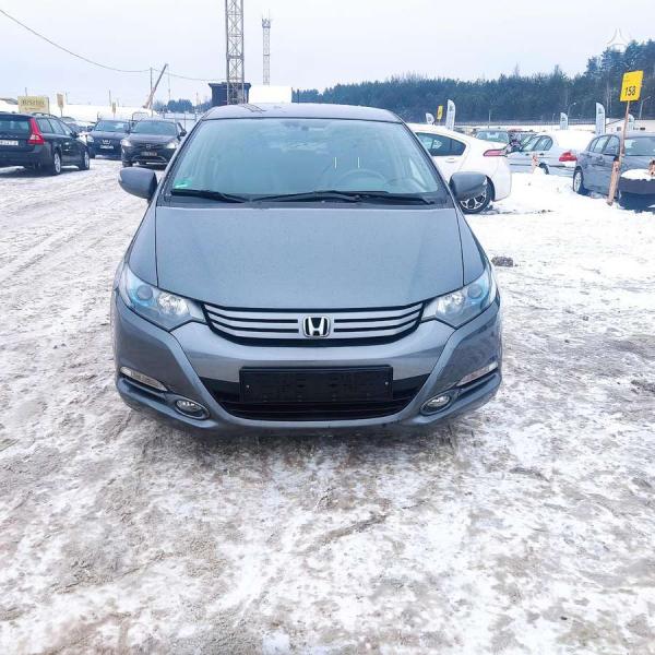 Pelēks Honda Insight 2012 Viļņa, ar dzinēja tilpumu 1.34 L un nobraukumu 236 tūkst. km par 4950 €, foto 2 vietnē AUTOMOTO.COM.LV