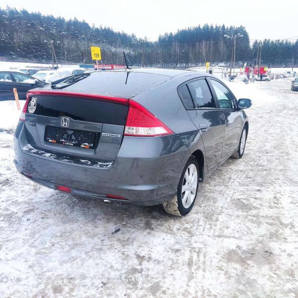 Pelēks Honda Insight 2012 Viļņa, ar dzinēja tilpumu 1.34 L un nobraukumu 236 tūkst. km par 4950 €, foto 6 vietnē AUTOMOTO.COM.LV