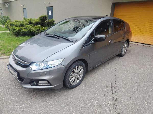 Pelēks Honda Insight 2013 Viļņa, ar dzinēja tilpumu 1.34 L un nobraukumu 251 tūkst. km par 5400 €, foto 2 vietnē AUTOMOTO.COM.LV