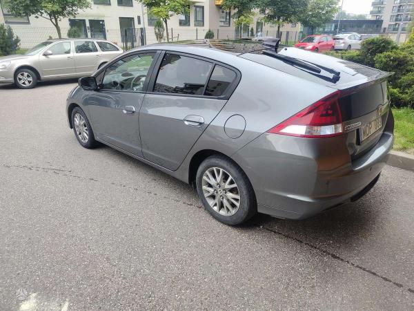 Pelēks Honda Insight 2013 Viļņa, ar dzinēja tilpumu 1.34 L un nobraukumu 251 tūkst. km par 5400 €, foto 9 vietnē AUTOMOTO.COM.LV