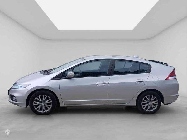 Pelēks Honda Insight 2012 Viļņa, ar dzinēja tilpumu 1.40 L un nobraukumu 287 tūkst. km par 4650 €, foto 3 vietnē AUTOMOTO.COM.LV