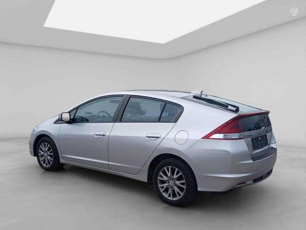 Pelēks Honda Insight 2012 Viļņa, ar dzinēja tilpumu 1.40 L un nobraukumu 287 tūkst. km par 4650 €, foto 5 vietnē AUTOMOTO.COM.LV