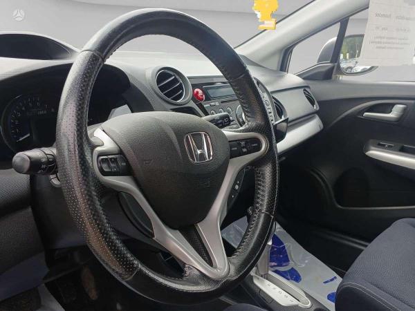 Pelēks Honda Insight 2012 Viļņa, ar dzinēja tilpumu 1.40 L un nobraukumu 287 tūkst. km par 4650 €, foto 7 vietnē AUTOMOTO.COM.LV