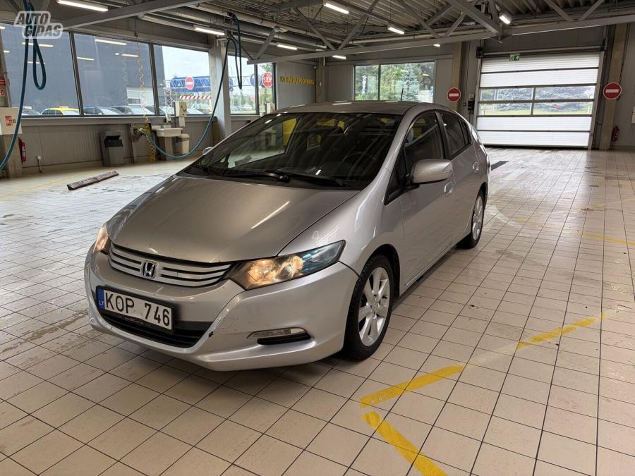 Honda Insight 2009 Viļņa, ar dzinēja tilpumu 1.30 L un nobraukumu 195 tūkst. km par 3000 €, foto 1 vietnē AUTOMOTO.COM.LV