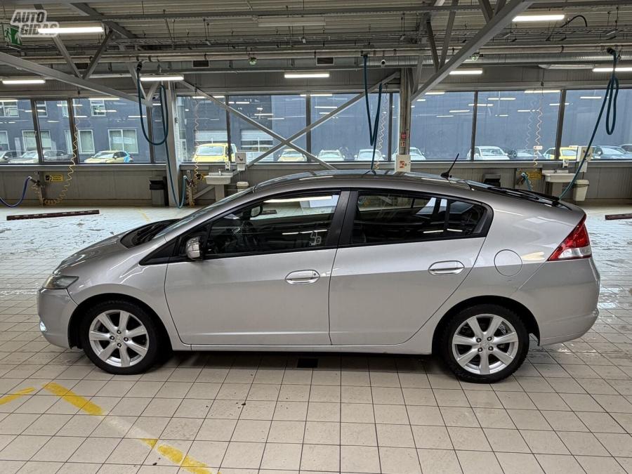 Honda Insight 2009 Viļņa, ar dzinēja tilpumu 1.30 L un nobraukumu 195 tūkst. km par 3000 €, foto 6 vietnē AUTOMOTO.COM.LV