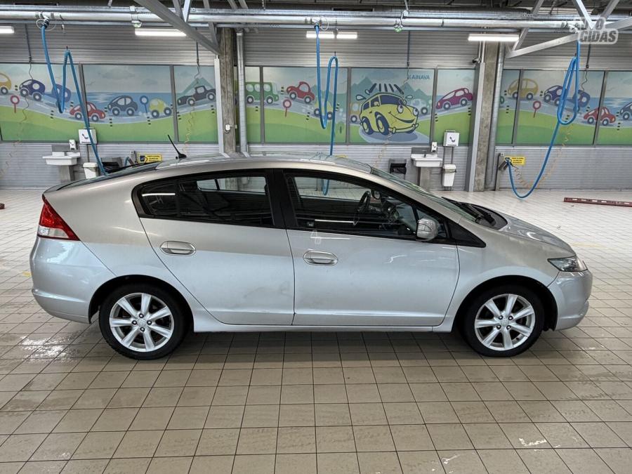 Honda Insight 2009 Viļņa, ar dzinēja tilpumu 1.30 L un nobraukumu 195 tūkst. km par 3000 €, foto 7 vietnē AUTOMOTO.COM.LV