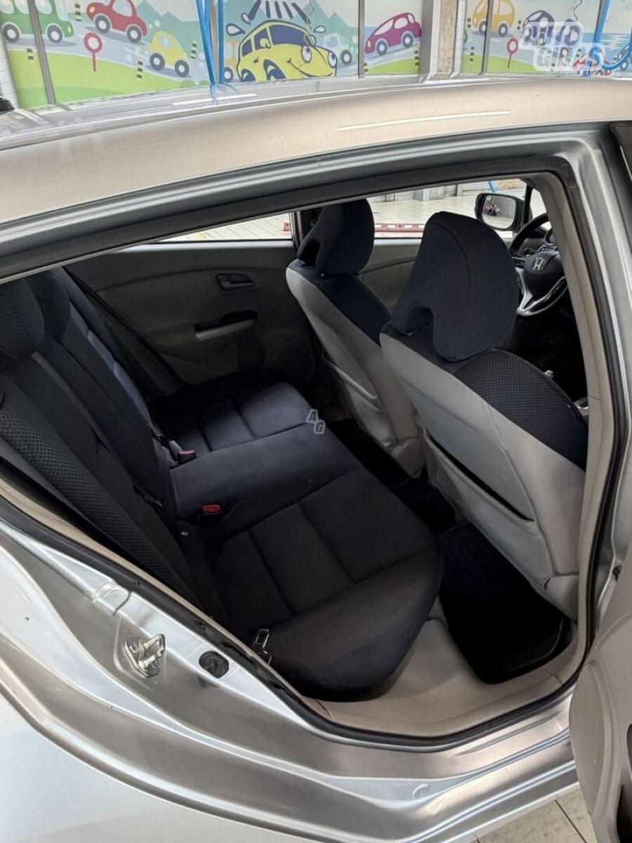 Honda Insight 2009 Viļņa, ar dzinēja tilpumu 1.30 L un nobraukumu 195 tūkst. km par 3000 €, foto 9 vietnē AUTOMOTO.COM.LV