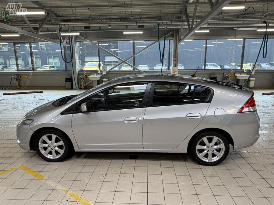 Honda Insight 2009 Viļņa, ar dzinēja tilpumu 1.30 L un nobraukumu 195 tūkst. km par 3000 €, foto 6 vietnē AUTOMOTO.COM.LV