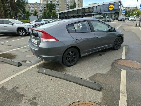 Honda Insight 2009 Viļņa, ar dzinēja tilpumu 1.30 L un nobraukumu 158 tūkst. km par 4250 €, foto 7 vietnē AUTOMOTO.COM.LV
