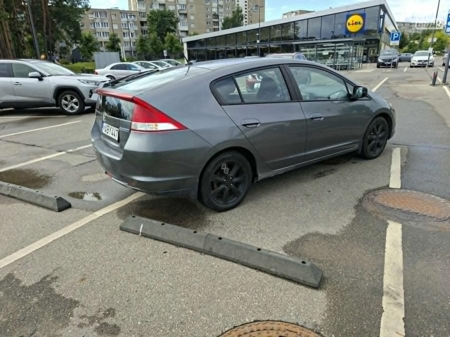 Honda Insight 2009 in Vilnius, with an engine capacity of 1.30 L and mileage of 158 thousand km for 4250 €, photo 8 on AUTOMOTO.COM.LV