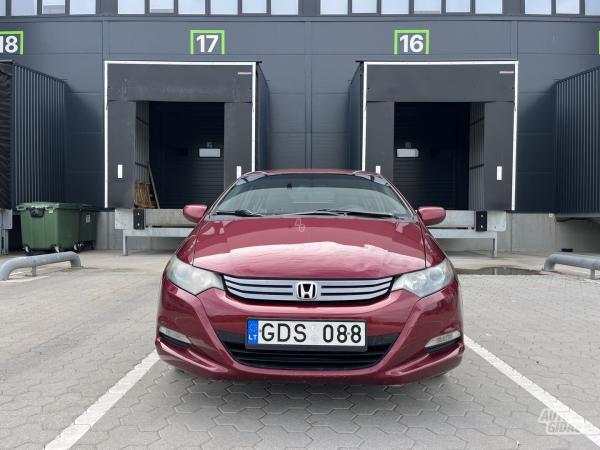 Honda Insight 2010 in Vilnius, with an engine capacity of 1.30 L and mileage of 230 thousand km for 2999 €, photo 2 on AUTOMOTO.COM.LV