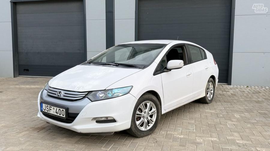 Honda Insight 2011 Viļņa, ar dzinēja tilpumu 1.30 L un nobraukumu 350 tūkst. km par 1950 €, foto 4 vietnē AUTOMOTO.COM.LV