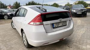 Honda Insight 2011 Viļņa, ar dzinēja tilpumu 1.30 L un nobraukumu 350 tūkst. km par 1950 €, foto 6 vietnē AUTOMOTO.COM.LV