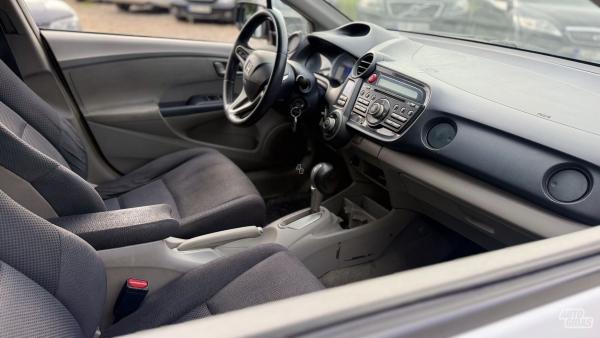 Honda Insight 2011 in Vilnius, with an engine capacity of 1.30 L and mileage of 350 thousand km for 1950 €, photo 7 on AUTOMOTO.COM.LV