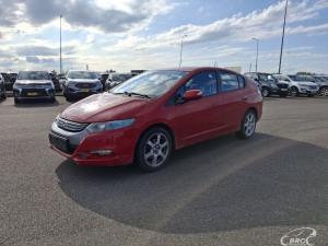Honda Insight 2011 Viļņa, ar dzinēja tilpumu 1.34 L un nobraukumu 196 tūkst. km par 2900 €, foto 4 vietnē AUTOMOTO.COM.LV