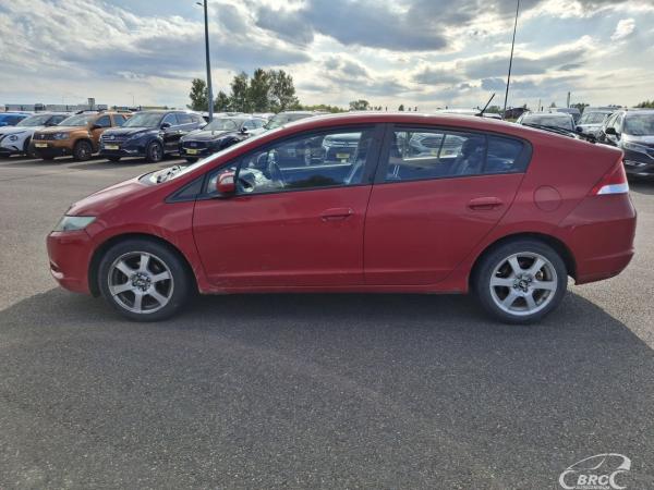 Honda Insight 2011 Viļņa, ar dzinēja tilpumu 1.34 L un nobraukumu 196 tūkst. km par 2900 €, foto 4 vietnē AUTOMOTO.COM.LV