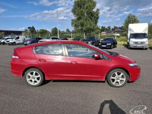 Honda Insight 2011 Viļņa, ar dzinēja tilpumu 1.34 L un nobraukumu 196 tūkst. km par 2900 €, foto 6 vietnē AUTOMOTO.COM.LV