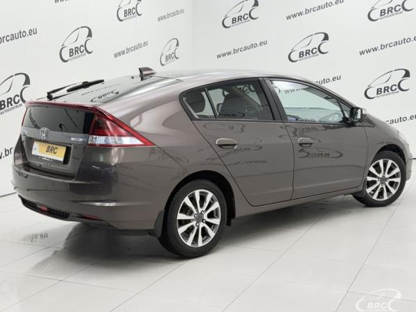 Honda Insight 2012 Viļņa, ar dzinēja tilpumu 1.34 L un nobraukumu 203 tūkst. km par 5900 €, foto 2 vietnē AUTOMOTO.COM.LV