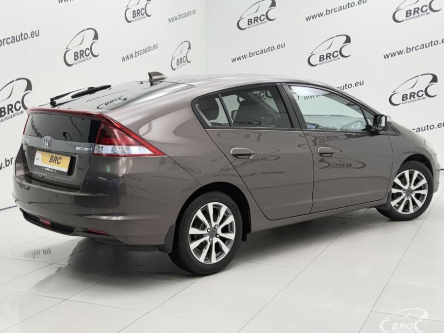Honda Insight 2012 Viļņa, ar dzinēja tilpumu 1.34 L un nobraukumu 203 tūkst. km par 5900 €, foto 3 vietnē AUTOMOTO.COM.LV