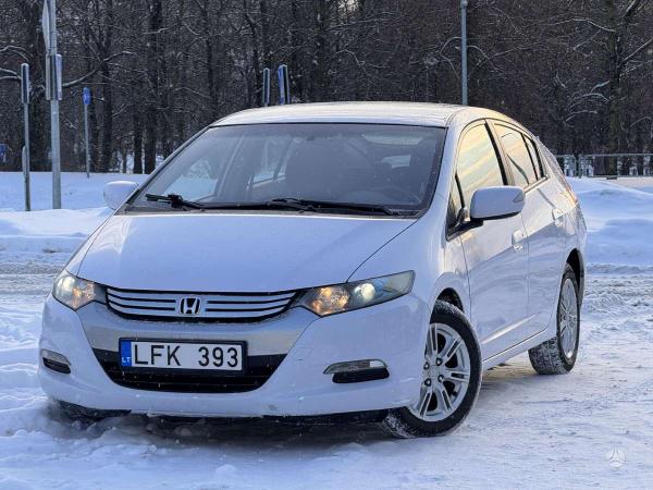 Balts Honda Insight 2009 Viļņa, ar dzinēja tilpumu 1.34 L un nobraukumu 248 tūkst. km par 3850 €, foto 1 vietnē AUTOMOTO.COM.LV