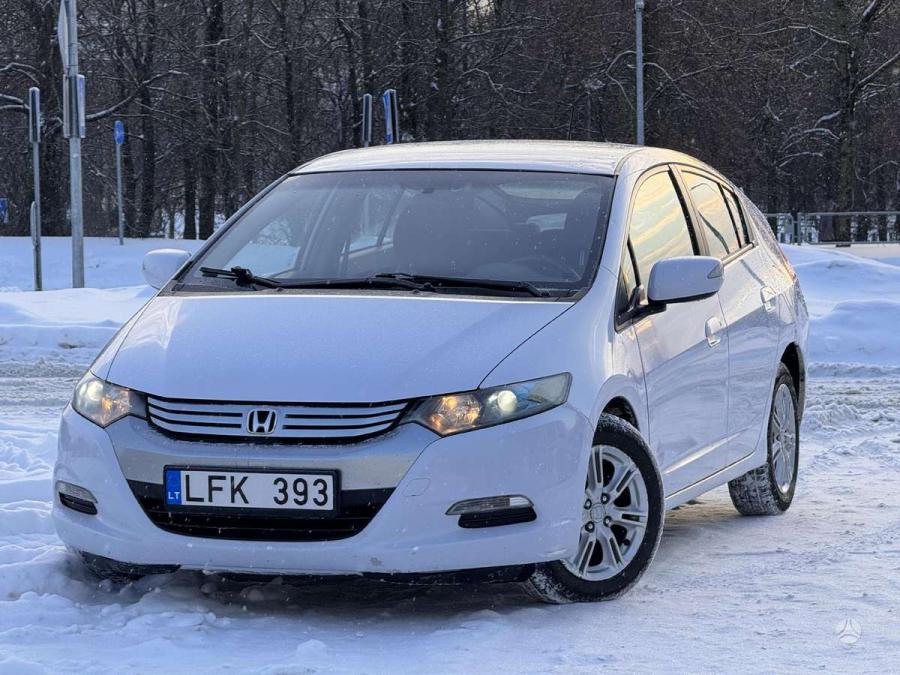Balts Honda Insight 2009 Viļņa, ar dzinēja tilpumu 1.34 L un nobraukumu 248 tūkst. km par 3850 €, foto 1 vietnē AUTOMOTO.COM.LV