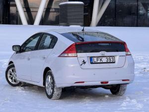 Balts Honda Insight 2009 Viļņa, ar dzinēja tilpumu 1.34 L un nobraukumu 248 tūkst. km par 3850 €, foto 4 vietnē AUTOMOTO.COM.LV
