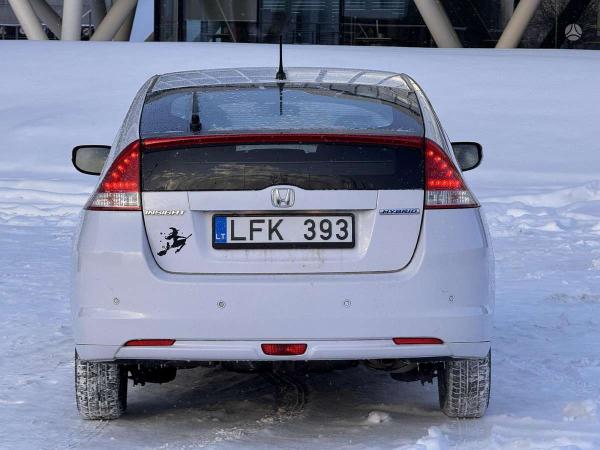 Balts Honda Insight 2009 Viļņa, ar dzinēja tilpumu 1.34 L un nobraukumu 248 tūkst. km par 3850 €, foto 6 vietnē AUTOMOTO.COM.LV