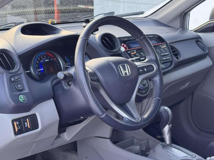Balts Honda Insight 2009 Viļņa, ar dzinēja tilpumu 1.34 L un nobraukumu 248 tūkst. km par 3850 €, foto 7 vietnē AUTOMOTO.COM.LV