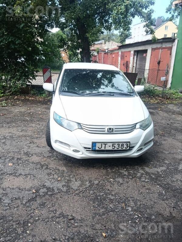 Balts Honda Insight 2009 Rīga, ar dzinēja tilpumu 1.30 L un nobraukumu 348 tūkst. km par 2000 €, foto 2 vietnē AUTOMOTO.COM.LV
