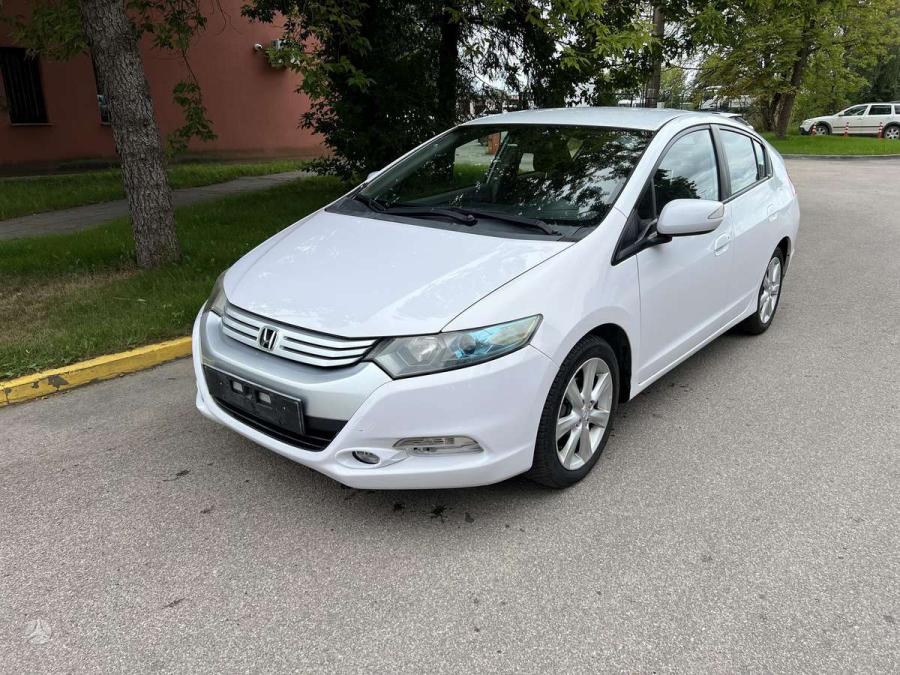 Balts Honda Insight 2009 Viļņa, ar dzinēja tilpumu 1.34 L un nobraukumu 238 tūkst. km par 3950 €, foto 3 vietnē AUTOMOTO.COM.LV