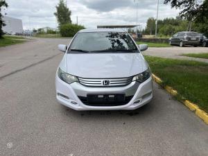 Balts Honda Insight 2009 Viļņa, ar dzinēja tilpumu 1.34 L un nobraukumu 238 tūkst. km par 3950 €, foto 4 vietnē AUTOMOTO.COM.LV