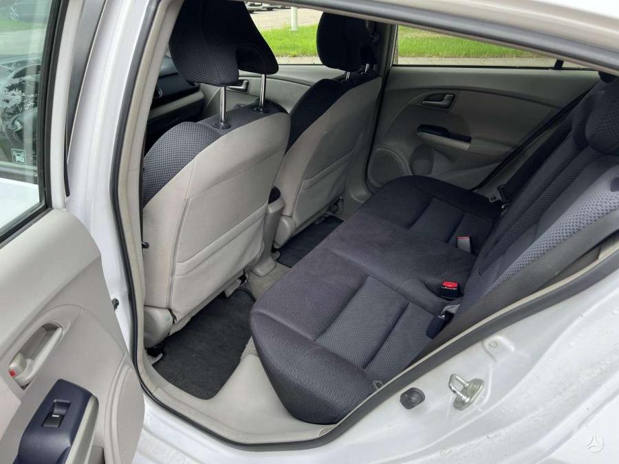 Balts Honda Insight 2009 Viļņa, ar dzinēja tilpumu 1.34 L un nobraukumu 238 tūkst. km par 3950 €, foto 12 vietnē AUTOMOTO.COM.LV