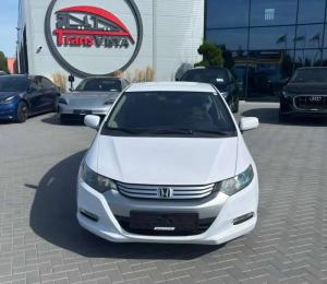 White Honda Insight 2009 in Telschi, with an engine capacity of 1.30 L and mileage of 197 thousand km for 3990 €, photo 3 on AUTOMOTO.COM.LV