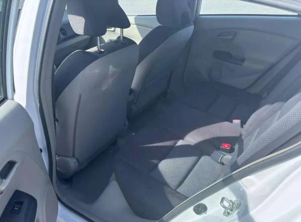 White Honda Insight 2009 in Telschi, with an engine capacity of 1.30 L and mileage of 197 thousand km for 3990 €, photo 9 on AUTOMOTO.COM.LV
