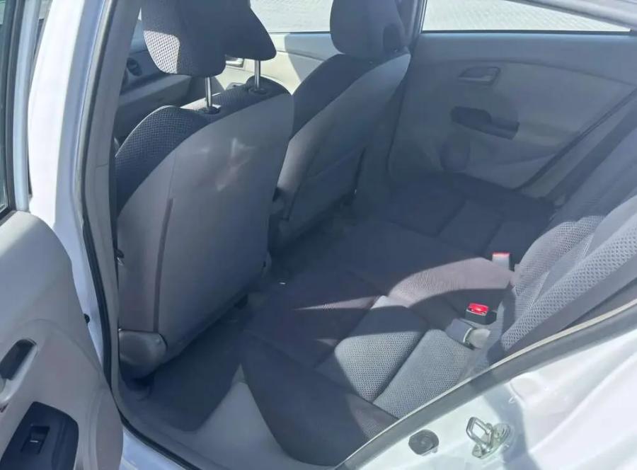 White Honda Insight 2009 in Telschi, with an engine capacity of 1.30 L and mileage of 197 thousand km for 3990 €, photo 10 on AUTOMOTO.COM.LV
