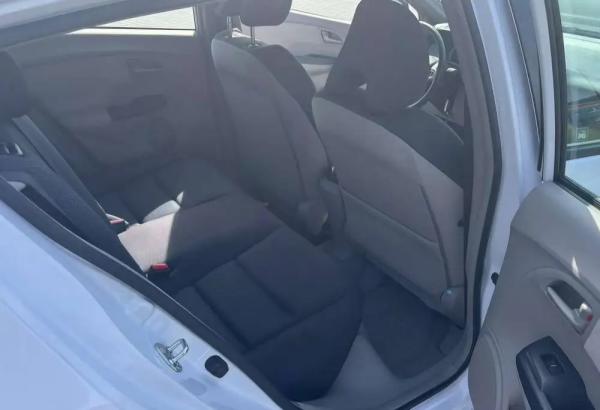 White Honda Insight 2009 in Telschi, with an engine capacity of 1.30 L and mileage of 197 thousand km for 3990 €, photo 10 on AUTOMOTO.COM.LV