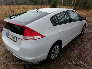 Balts Honda Insight 2009 Tartu, ar dzinēja tilpumu 1.30 L un nobraukumu 242 tūkst. km par 2500 €, foto 4 vietnē AUTOMOTO.COM.LV
