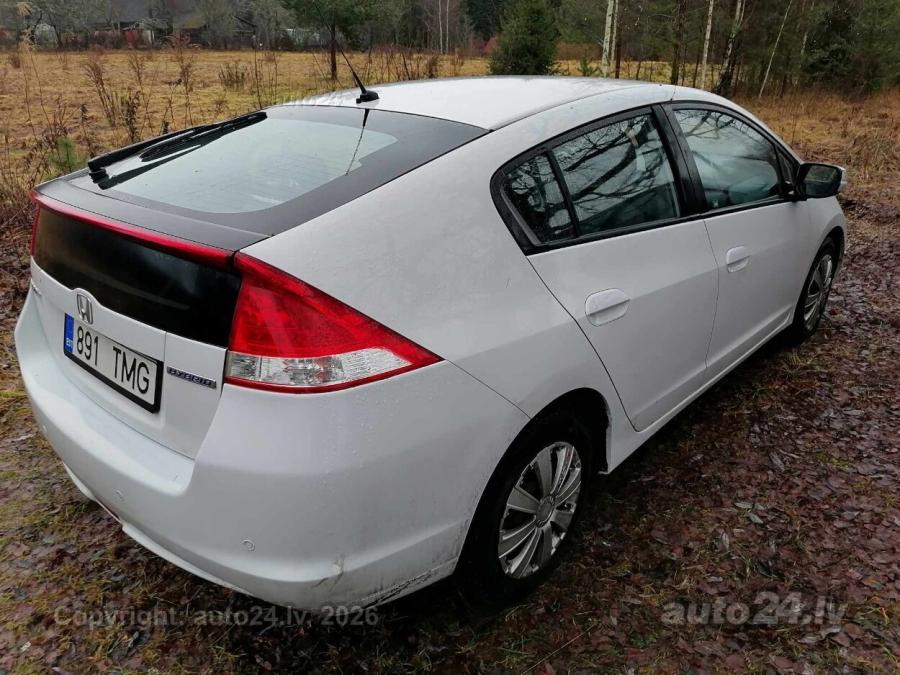 Balts Honda Insight 2009 Tartu, ar dzinēja tilpumu 1.30 L un nobraukumu 242 tūkst. km par 2500 €, foto 4 vietnē AUTOMOTO.COM.LV