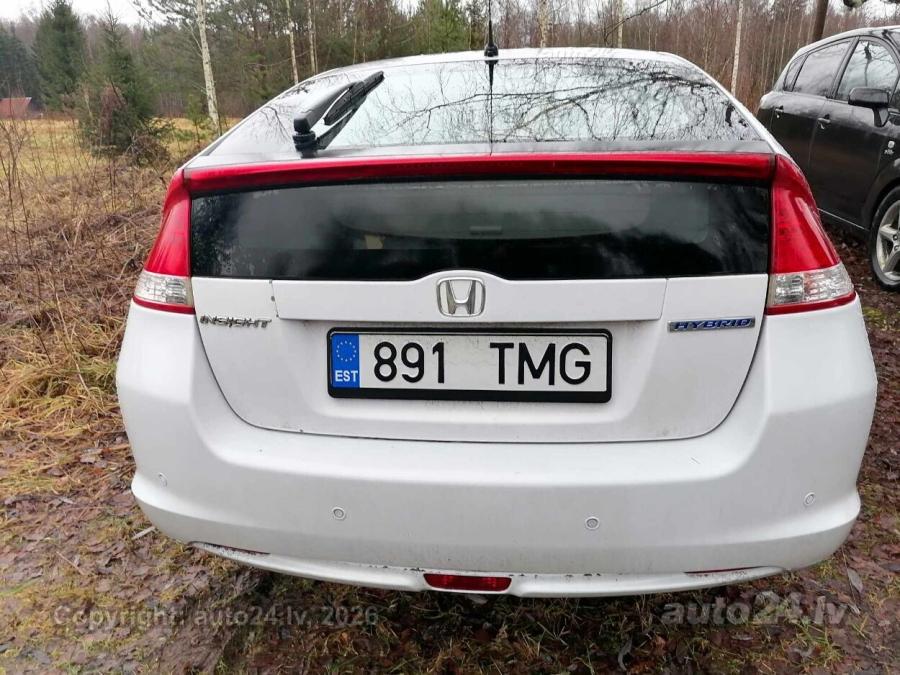 Balts Honda Insight 2009 Tartu, ar dzinēja tilpumu 1.30 L un nobraukumu 242 tūkst. km par 2500 €, foto 6 vietnē AUTOMOTO.COM.LV