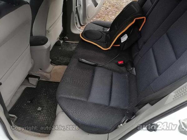 Honda Insight 2009 Tartu vietnē Balts Honda Insight 2009 Tartu, ar dzinēja tilpumu 1.30 L un nobraukumu 242 tūkst. km par 2500 €, foto 10 vietnē AUTOMOTO.COM.LV