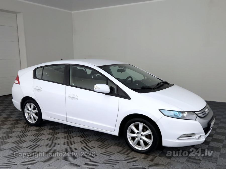 Balts Honda Insight 2012 Tallina, ar dzinēja tilpumu 1.30 L un nobraukumu 197 tūkst. km par 1799 €, foto 1 vietnē AUTOMOTO.COM.LV