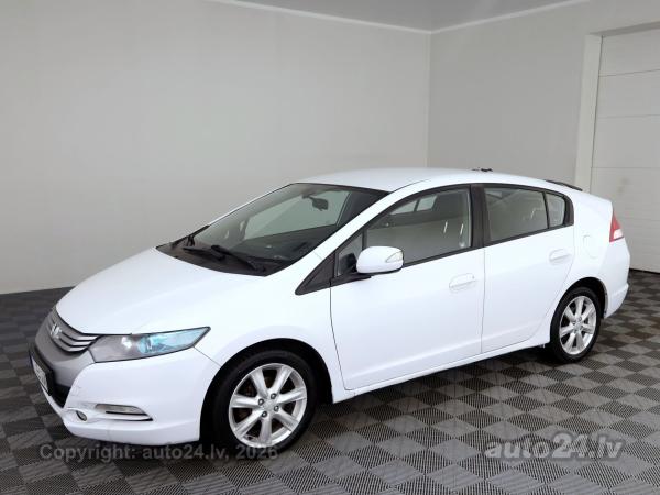 Balts Honda Insight 2012 Tallina, ar dzinēja tilpumu 1.30 L un nobraukumu 197 tūkst. km par 1799 €, foto 2 vietnē AUTOMOTO.COM.LV