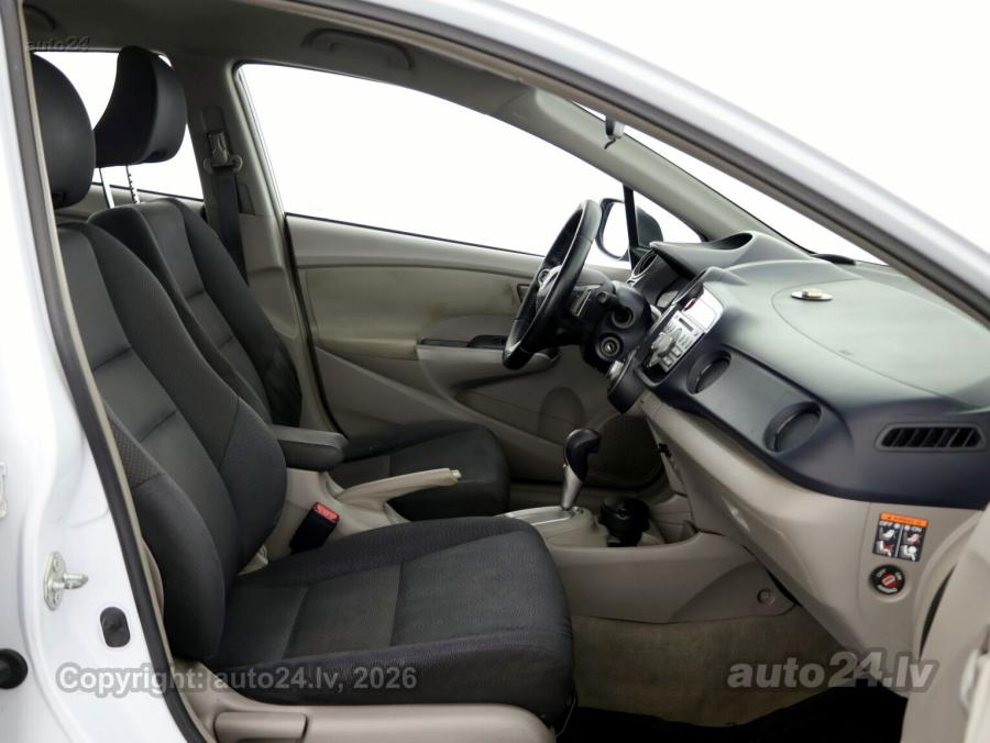 Balts Honda Insight 2012 Tallina, ar dzinēja tilpumu 1.30 L un nobraukumu 197 tūkst. km par 1799 €, foto 7 vietnē AUTOMOTO.COM.LV