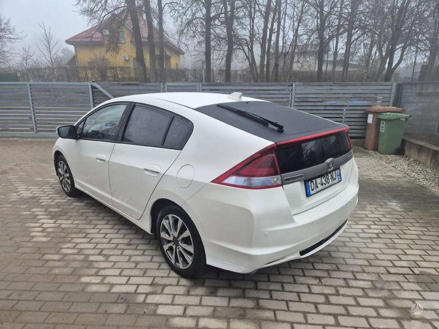 Balts Honda Insight 2013 Viļņa, ar dzinēja tilpumu 1.30 L un nobraukumu 160 tūkst. km par 6000 €, foto 2 vietnē AUTOMOTO.COM.LV